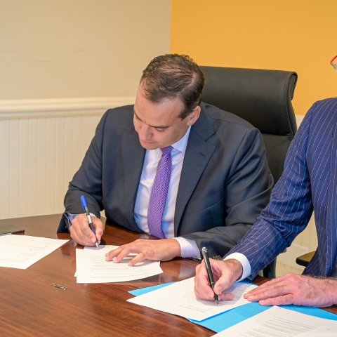 Ministers Endy Croes and Geoffrey Wever sign MOU with Stenden ...
