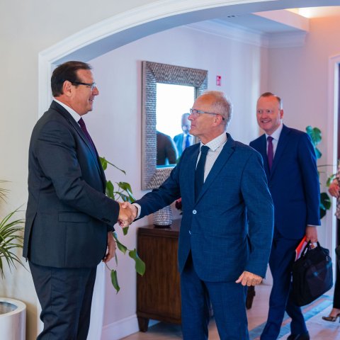 Staatssecretaris Zsolt Szabó geeft samenvatting van zijn bezoek aan Aruba | Overheid van Aruba