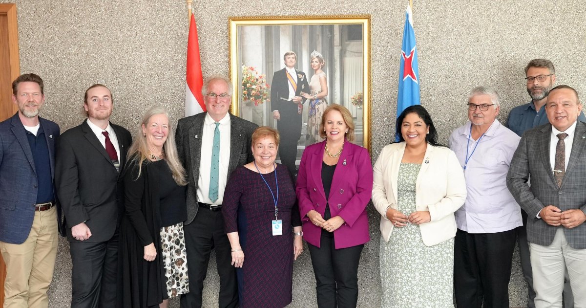 The government meets with the founder of the "Internet Archive ...