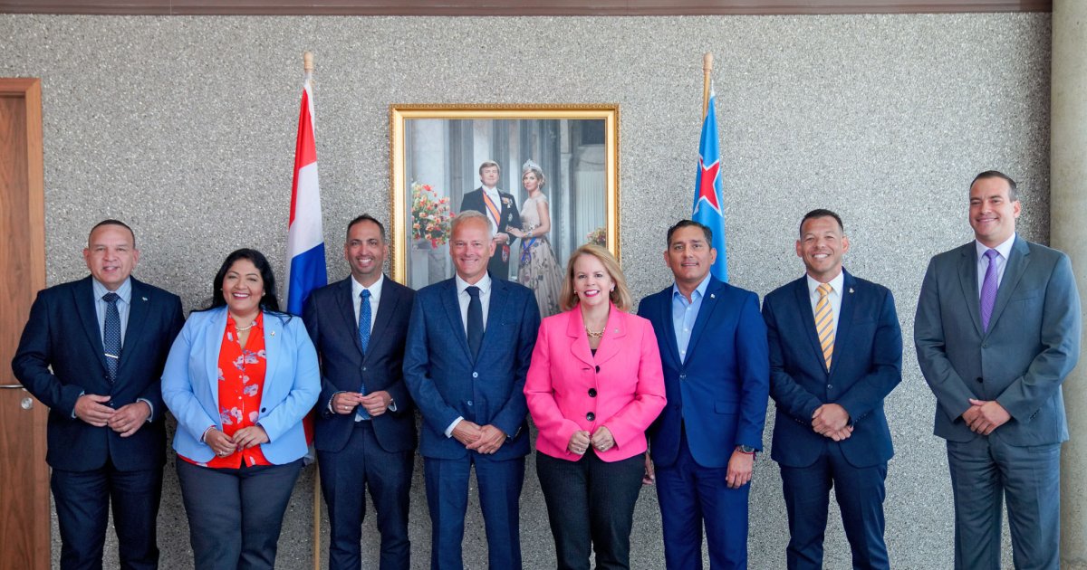 The New Secretary of State for Kingdom Relations visits Aruba ...