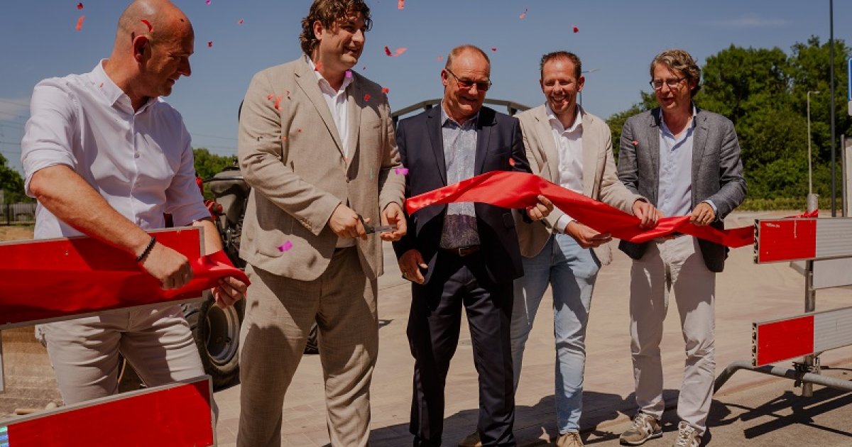 Vernieuwde stationsomgeving Beek-Elsloo officieel geopend | Gemeente Beek