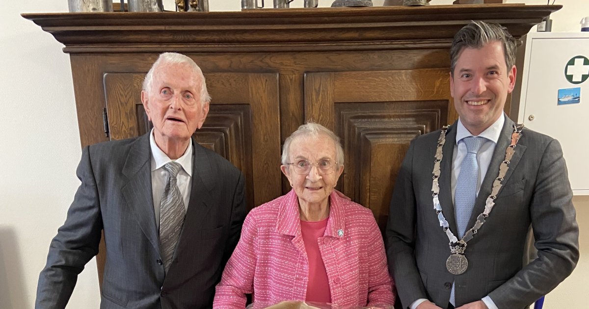 Briljanten bruidspaar Joep en Dorry Linders-Rovers uit Malden ...