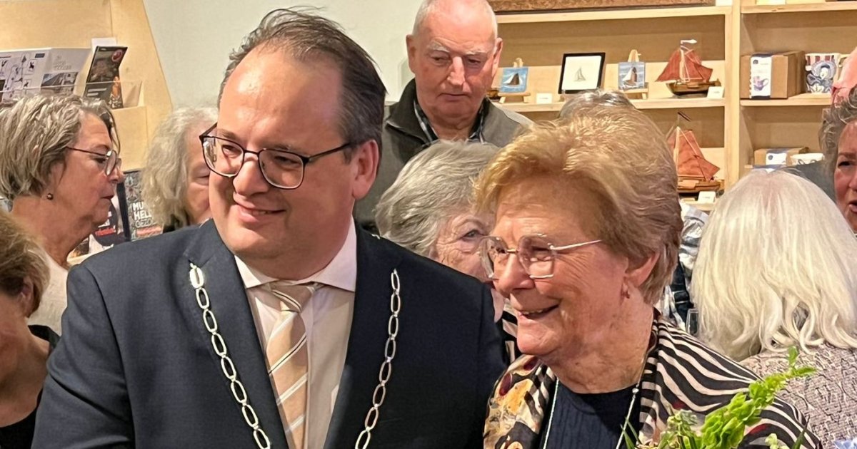 Huizer Insigne voor Adrie Kruijmer | Gemeente Huizen