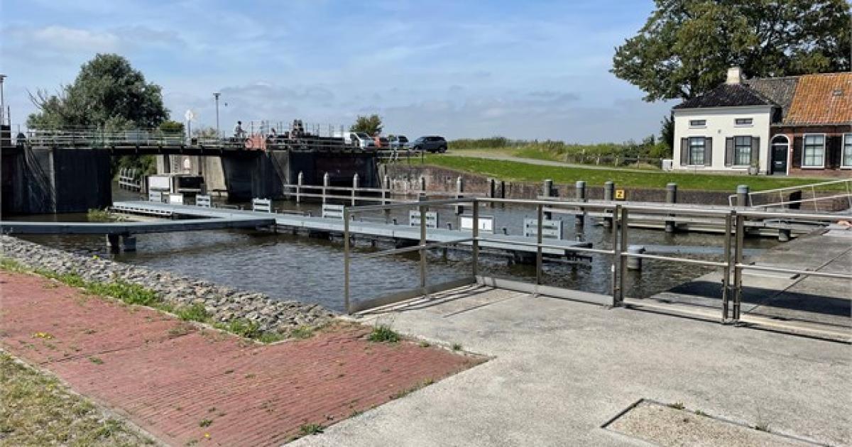 Sluis Schaphalsterzijl is weer klaar | Waterschap Noorderzijlvest